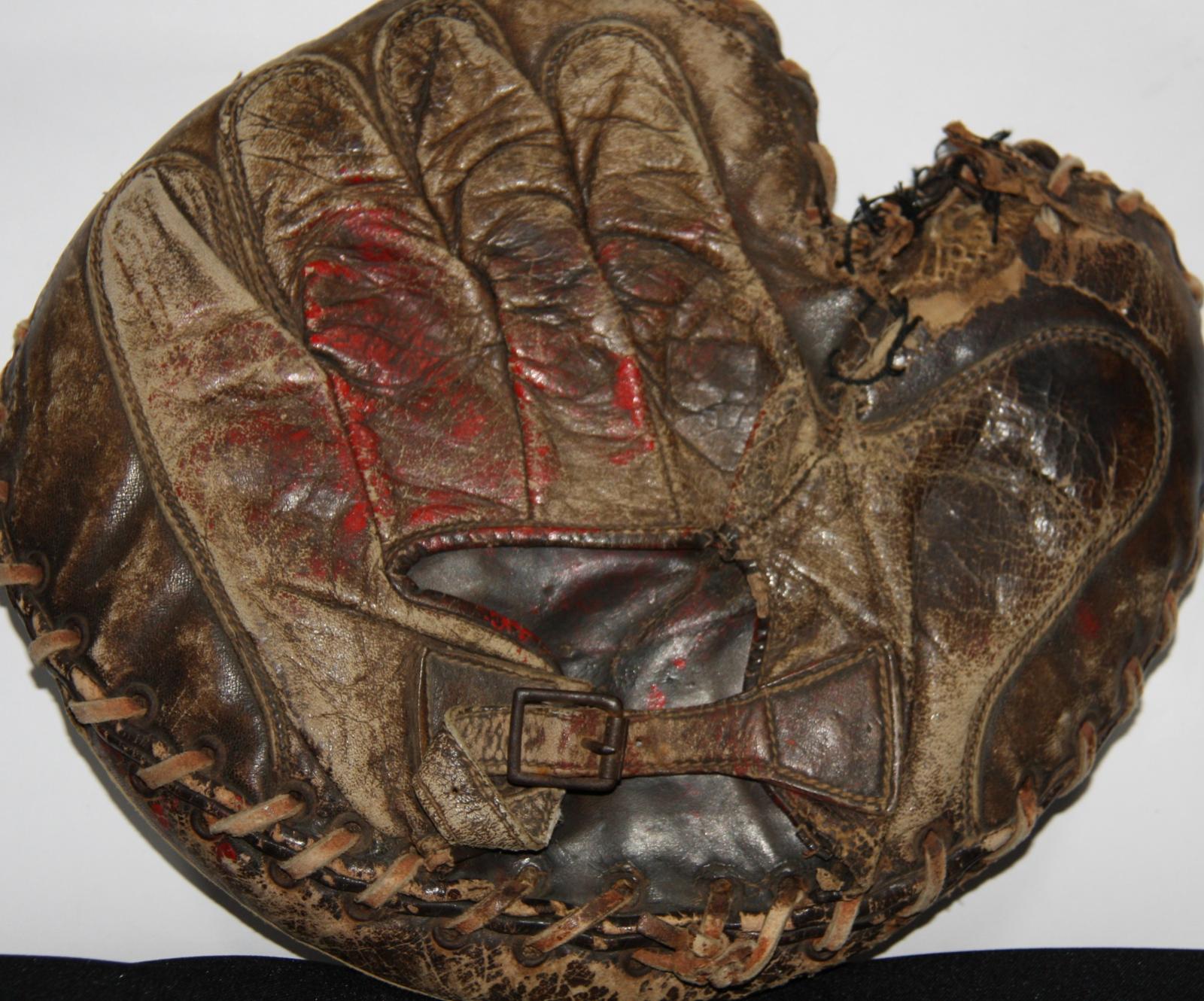 Dave Mickle's Catcher's Glove | Collections WA