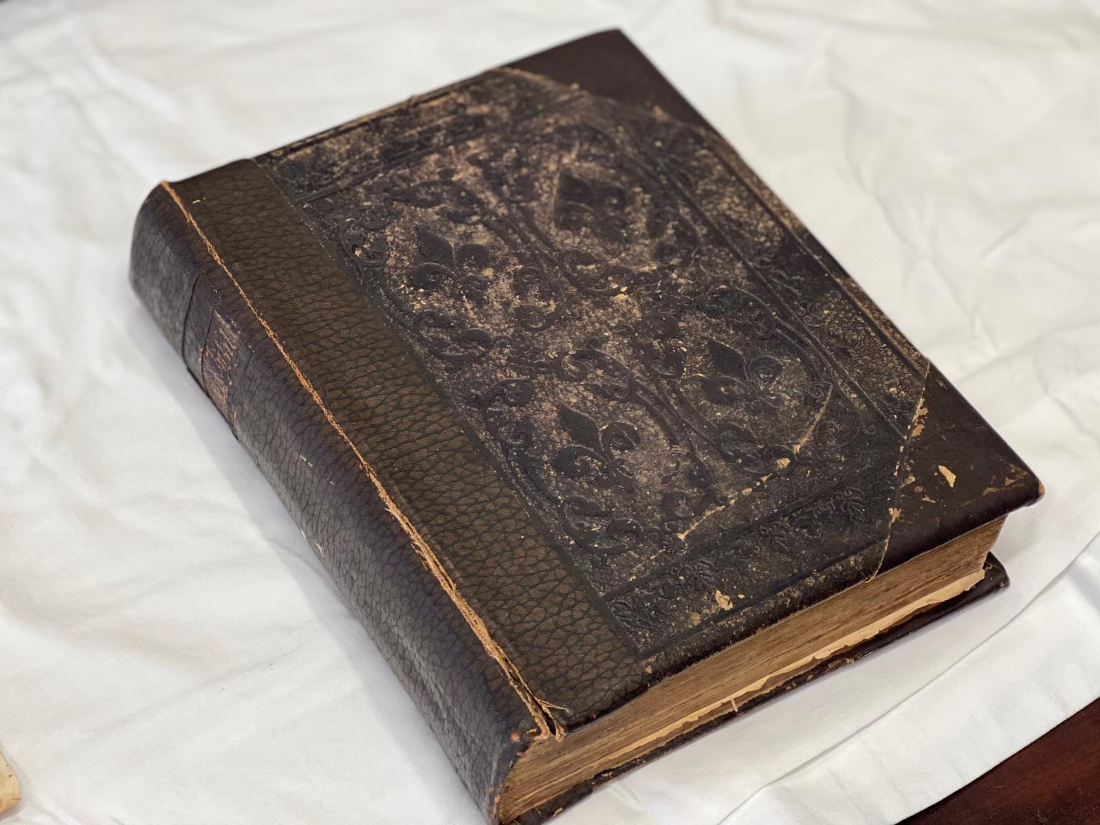 Holy Bible - Dawson Family | Collections WA