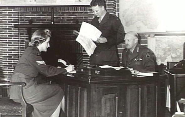 World War 2, Western Australia, Perth, Desk of Major General Gordon ...
