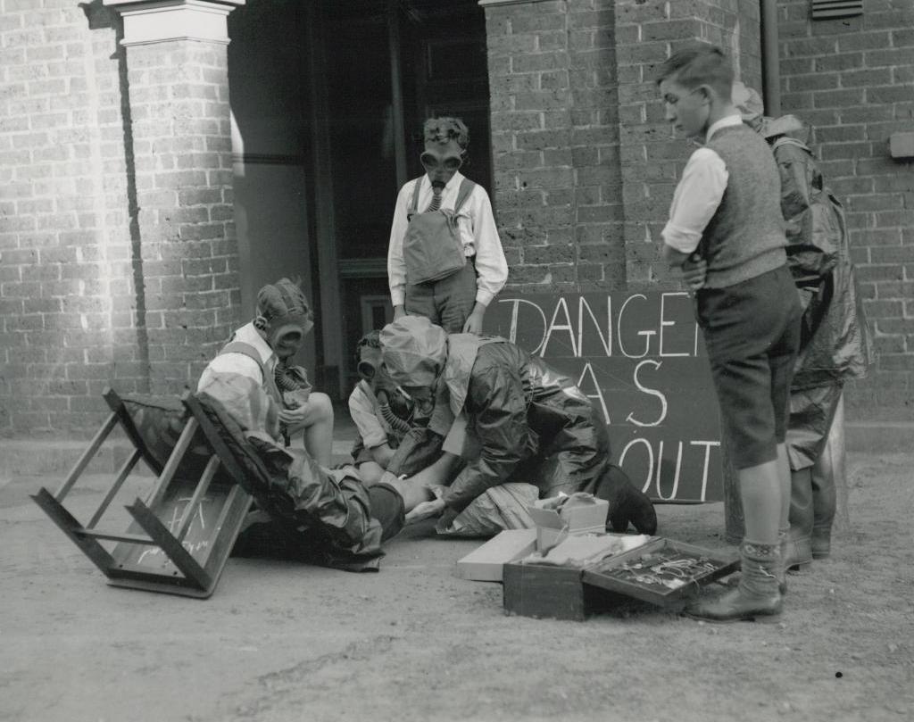 PHOTOGRAPH: WARTIME DRILL SUBIACO PRIMARY SCHOOL | Collections WA