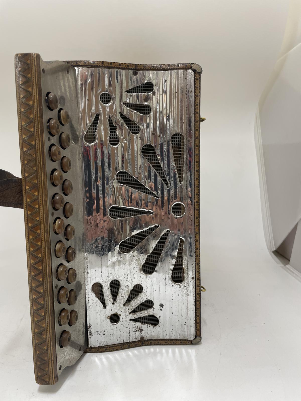 Monarch Solo Button Accordion | Collections WA