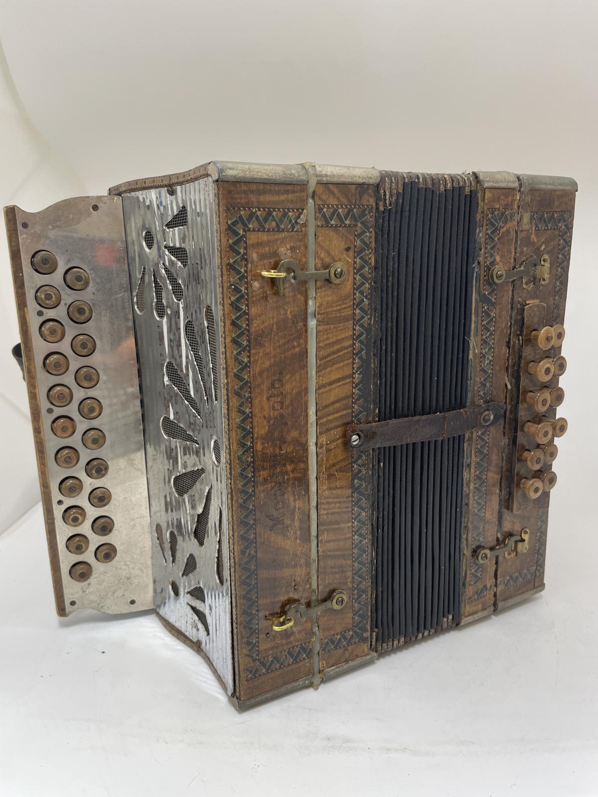 Monarch Solo Button Accordion | Collections WA