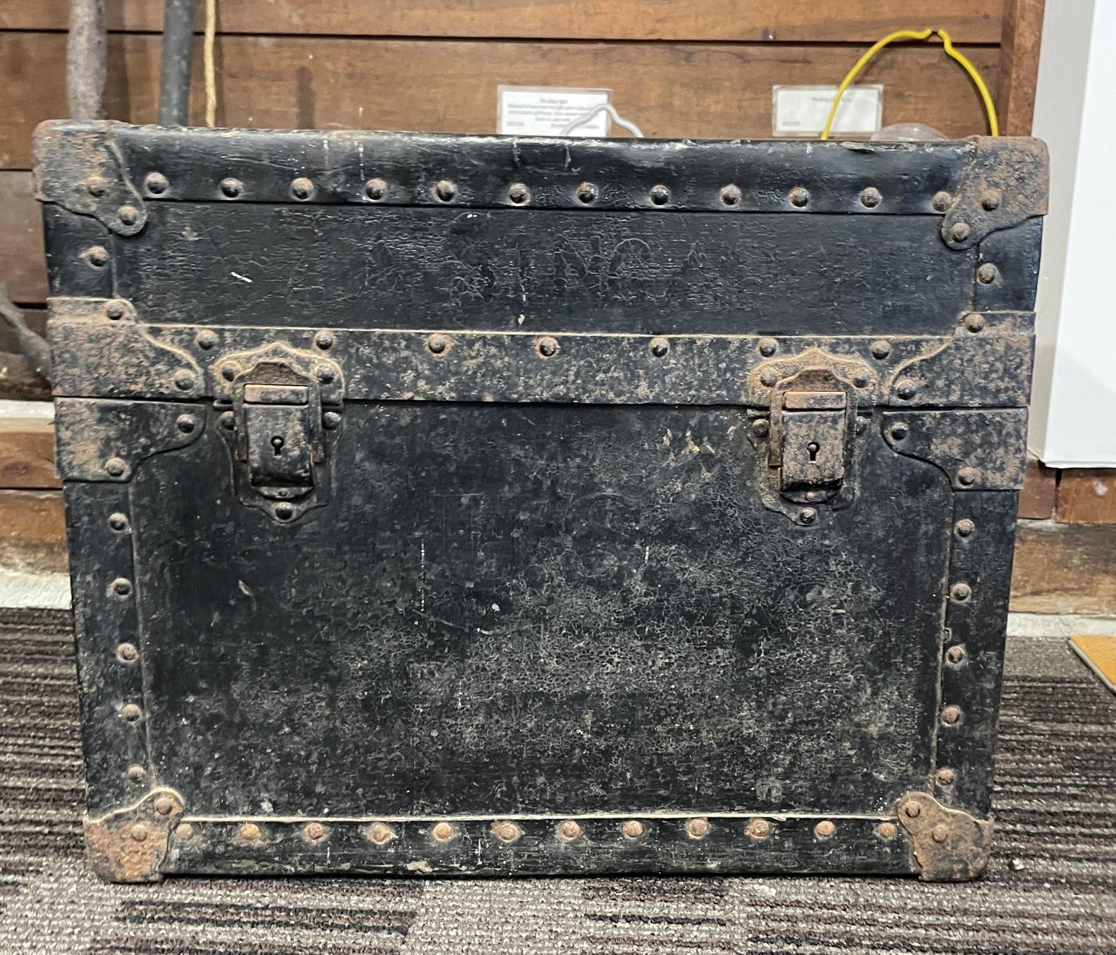 Black Metal Travel Trunk (small) - Belber | Collections WA