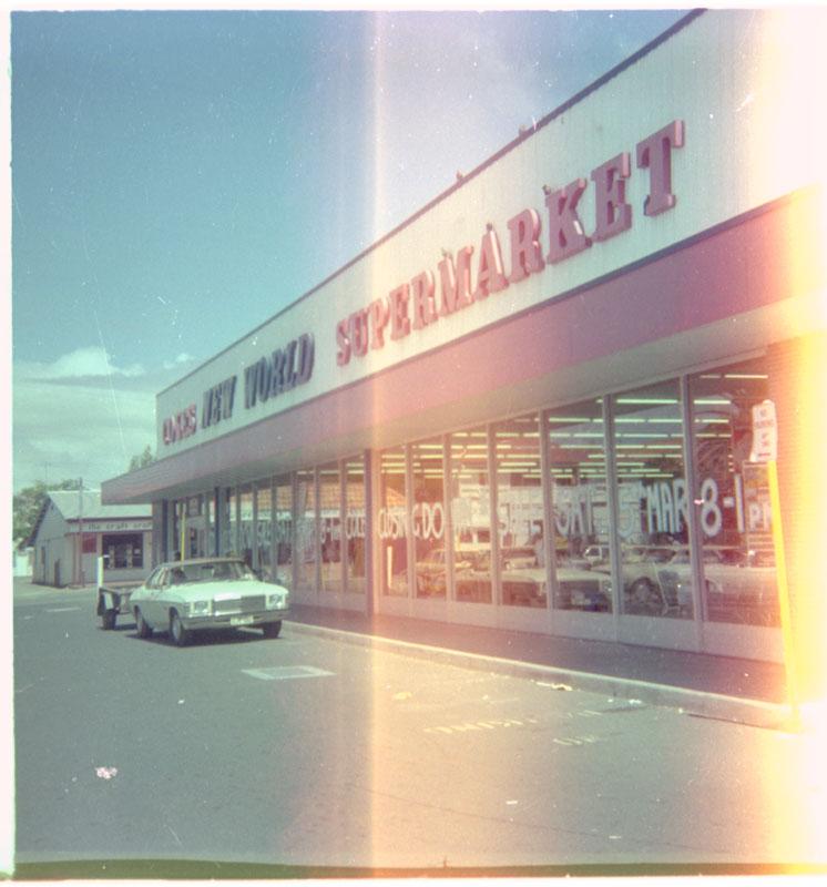 COLES NEW-WORLD SUPERMARKET CLOSURE 1983 | Collections WA