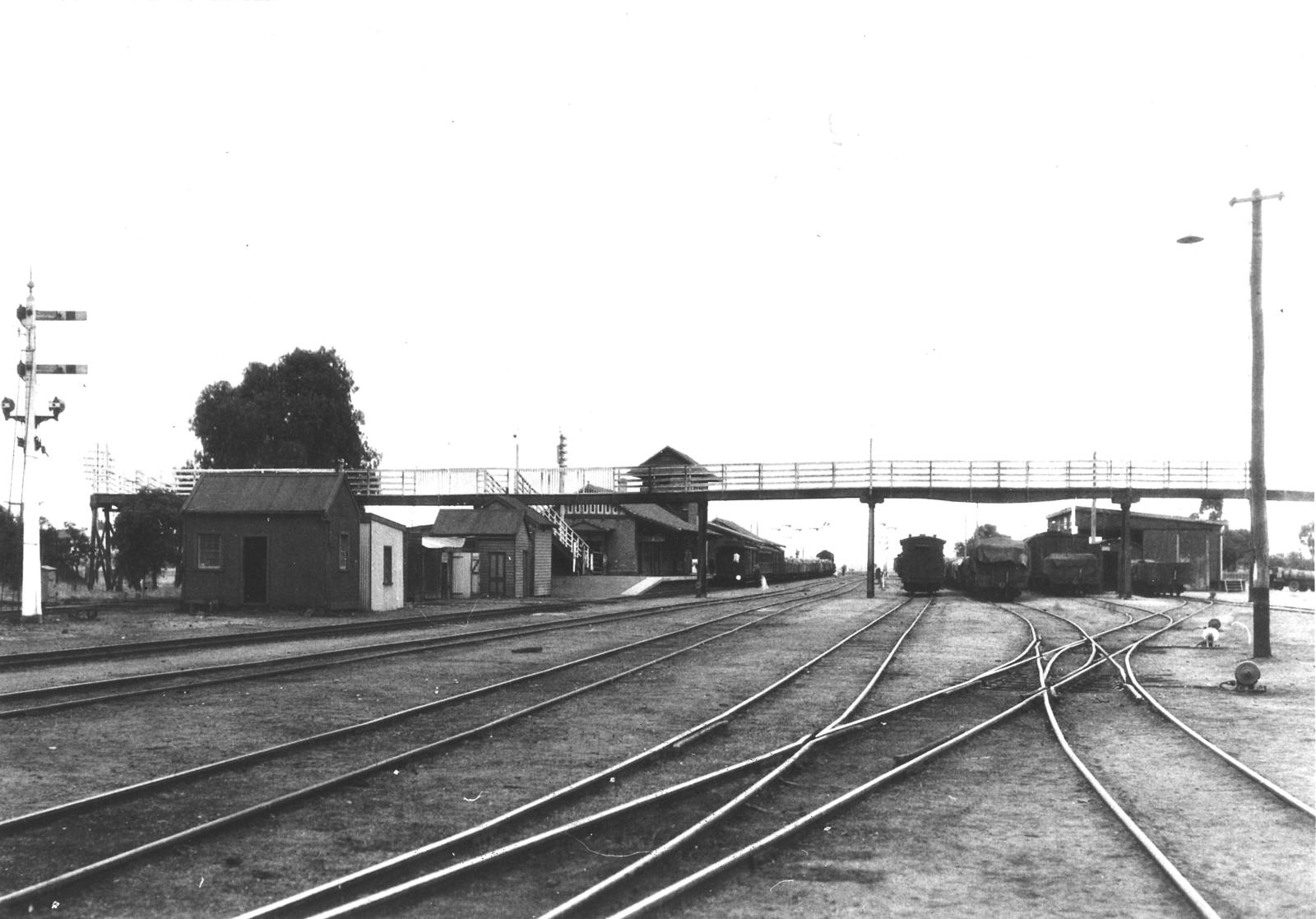 MERREDIN RAILWAY STATION 1930 S | Collections WA