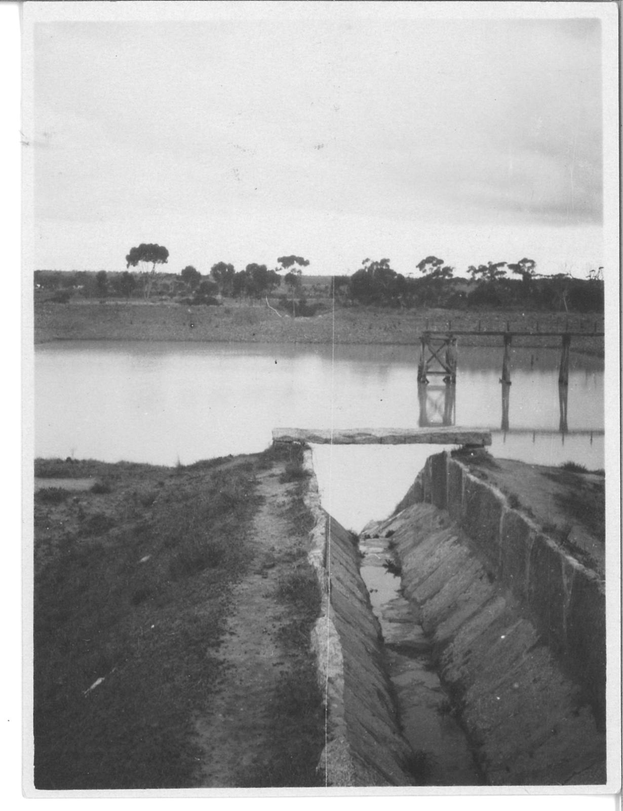 MERREDIN RAILWAY DAM 1931 | Collections WA