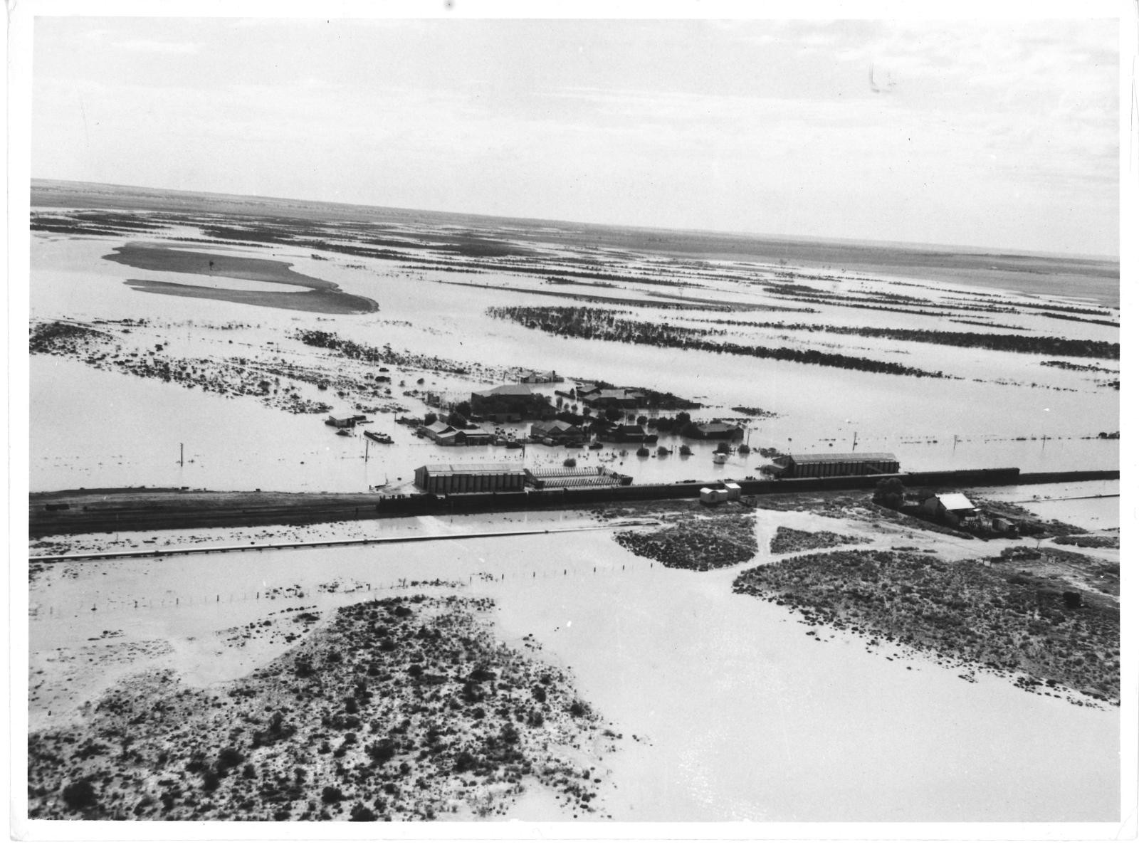 1953 FLOODS IN MERREDIN AREA | Collections WA