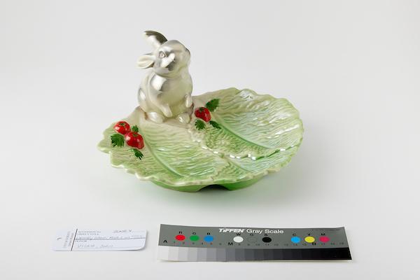 PLATTER: WEMBLEY WARE, RABBIT ON LETTUCE PLATTER | Collections WA