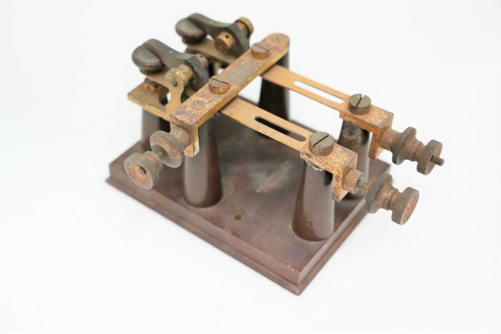 MORSE CODE READER 'TELEGRAPH WORKS SILVERTOWN LONDON' | Collections WA