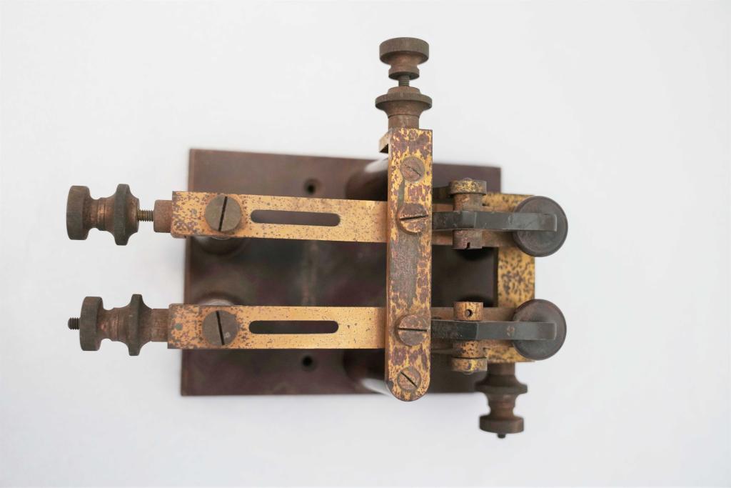 MORSE CODE READER 'TELEGRAPH WORKS SILVERTOWN LONDON' | Collections WA