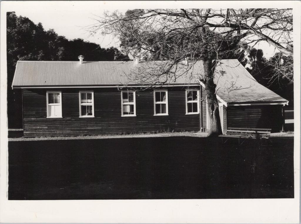 PHOTOGRAPH: SCHOOL ROOM, SUBIACO SCHOOL | Collections WA