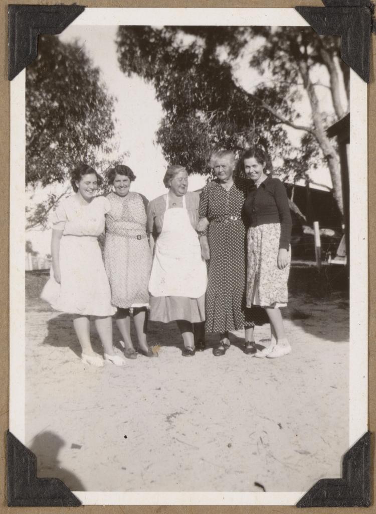 PHOTOGRAPH (DIGITAL): GROUP PHOTO, ROCKINGHAM, WA, FROM CONGDON FAMILY ...
