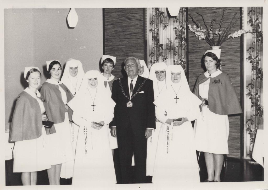 PHOTOGRAPH: MR ABRAHAMS WITH GRADUATING NURSES | Collections WA