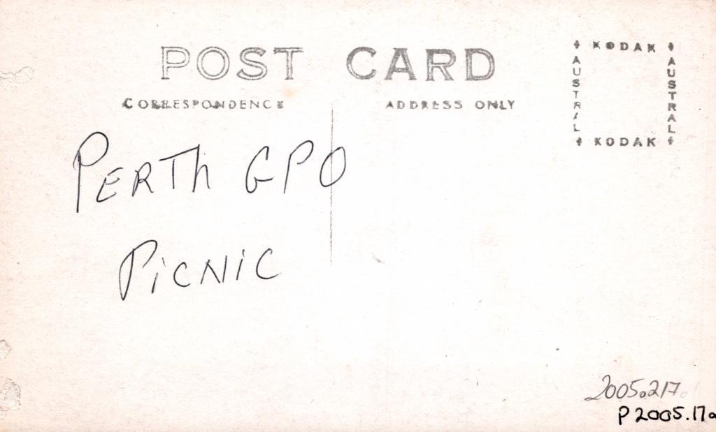 POSTCARD: PERTH GPO PICNIC | Collections WA