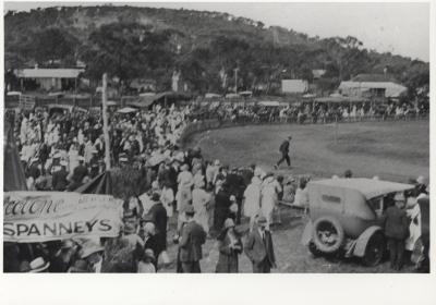 FIREFIGHTERS AT TOODYAY DISTRICT HIGH SCHOOL FIRE 1993 | Collections WA